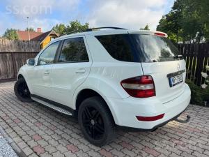 Balts Mercedes-Benz ML 280 2008 Ogre, ar dzinēja tilpumu 2.20 L un nobraukumu 290 tūkst. km par 6670 €, foto 10 vietnē AUTOMOTO.COM.LV