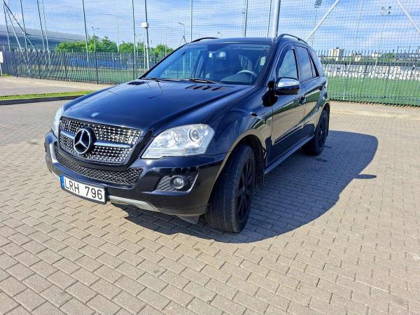 Melns Mercedes-Benz ML 300 2009 Jonava, ar dzinēja tilpumu 2.98 L un nobraukumu 308 tūkst. km par 7200 €, foto 3 vietnē AUTOMOTO.COM.LV
