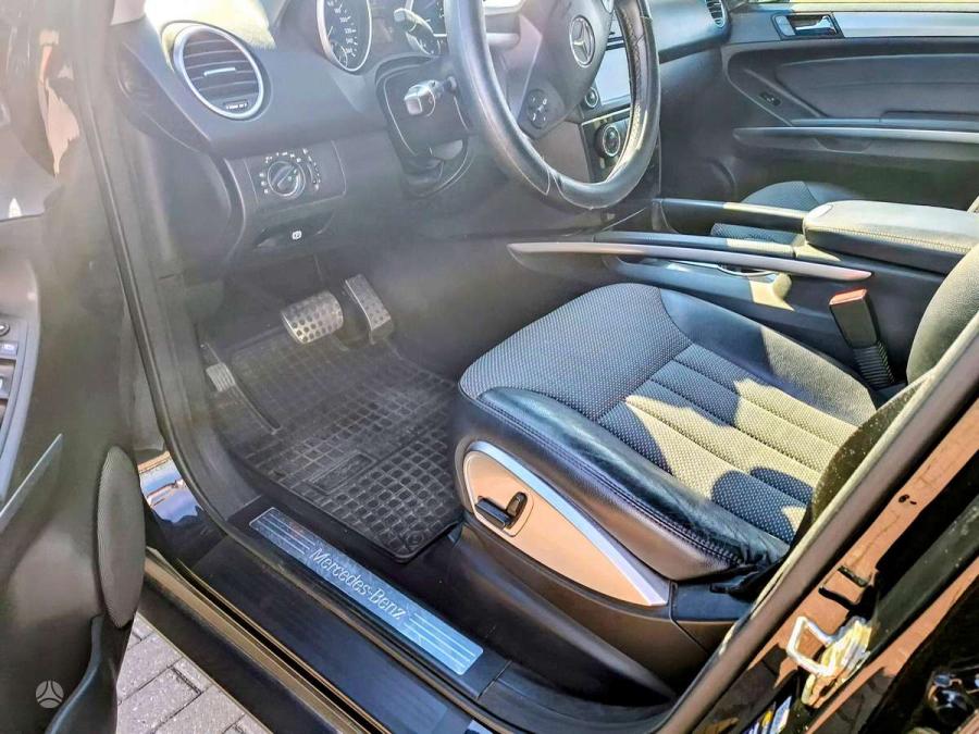 Melns Mercedes-Benz ML 300 2009 Jonava, ar dzinēja tilpumu 2.98 L un nobraukumu 308 tūkst. km par 7200 €, foto 10 vietnē AUTOMOTO.COM.LV