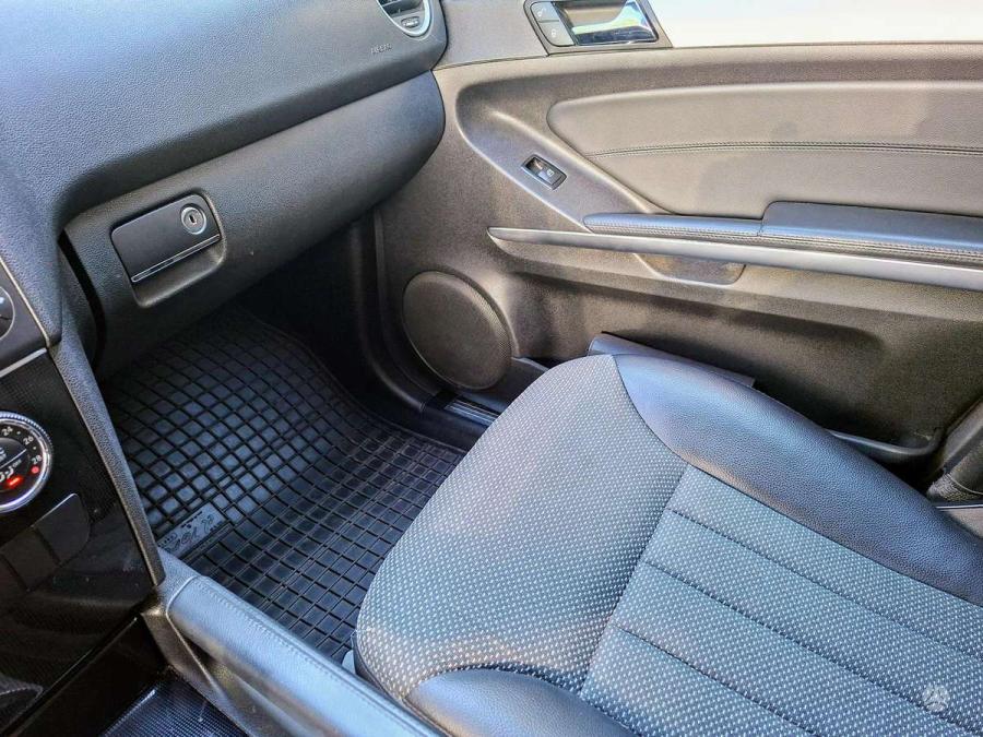 Melns Mercedes-Benz ML 300 2009 Jonava, ar dzinēja tilpumu 2.98 L un nobraukumu 308 tūkst. km par 7200 €, foto 11 vietnē AUTOMOTO.COM.LV