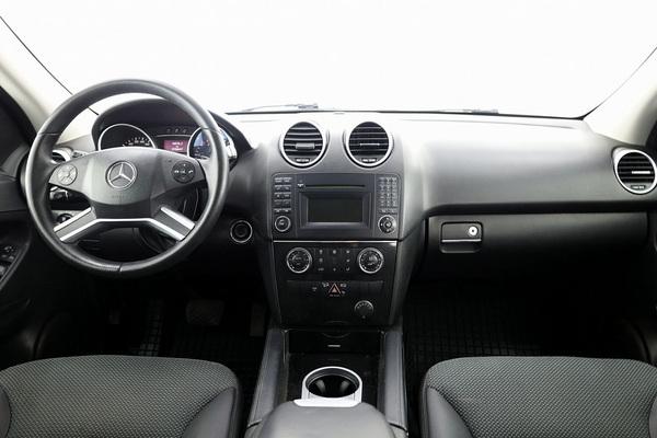 Черный Мерседес МЛ 300 2009 в Таллин, объемом двигателя 3.00 л и пробегом 269 тыс. км за 5499 €, фото 5 на AUTOMOTO.COM.LV
