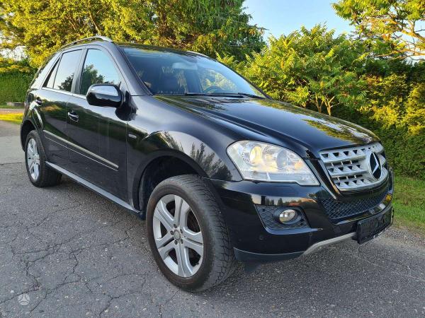 Melns Mercedes-Benz ML 300 2009 Kauņa, ar dzinēja tilpumu 3.00 L un nobraukumu 340 tūkst. km par 5700 €, foto 1 vietnē AUTOMOTO.COM.LV