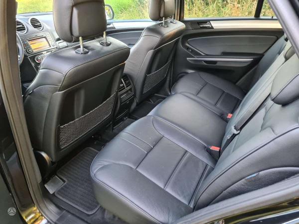 Melns Mercedes-Benz ML 300 2009 Kauņa, ar dzinēja tilpumu 3.00 L un nobraukumu 340 tūkst. km par 5700 €, foto 8 vietnē AUTOMOTO.COM.LV