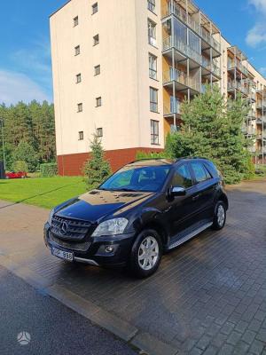 Черный Мерседес МЛ 300 2010 в Вильнюс, объемом двигателя 2.99 л и пробегом 312 тыс. км за 7200 €, фото 3 на AUTOMOTO.COM.LV