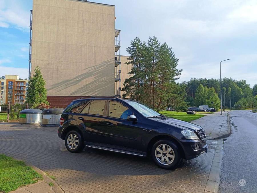 Черный Мерседес МЛ 300 2010 в Вильнюс, объемом двигателя 2.99 л и пробегом 312 тыс. км за 7200 €, фото 8 на AUTOMOTO.COM.LV