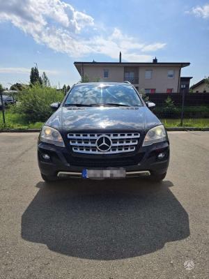 Melns Mercedes-Benz ML 300 2010 Klaipėda, ar dzinēja tilpumu 2.99 L un nobraukumu 319 tūkst. km par 7700 €, foto 1 vietnē AUTOMOTO.COM.LV