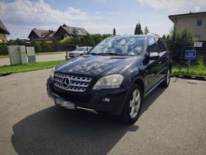 Melns Mercedes-Benz ML 300 2010 Klaipėda, ar dzinēja tilpumu 2.99 L un nobraukumu 319 tūkst. km par 7700 €, foto 4 vietnē AUTOMOTO.COM.LV