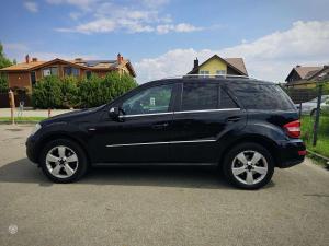 Melns Mercedes-Benz ML 300 2010 Klaipėda, ar dzinēja tilpumu 2.99 L un nobraukumu 319 tūkst. km par 7700 €, foto 5 vietnē AUTOMOTO.COM.LV