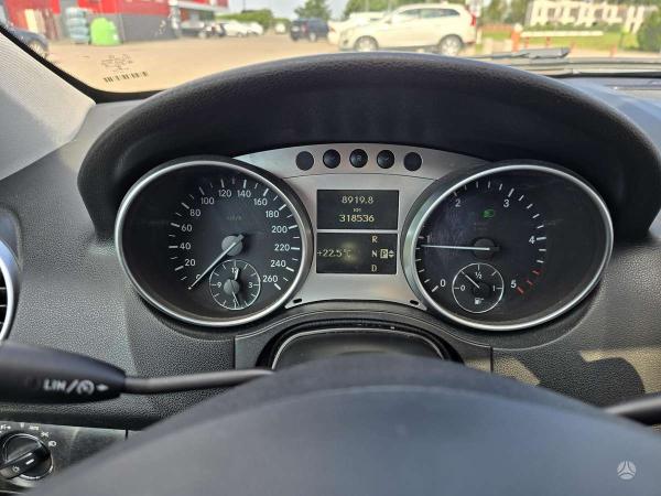 Melns Mercedes-Benz ML 300 2010 Klaipėda, ar dzinēja tilpumu 2.99 L un nobraukumu 319 tūkst. km par 7700 €, foto 9 vietnē AUTOMOTO.COM.LV