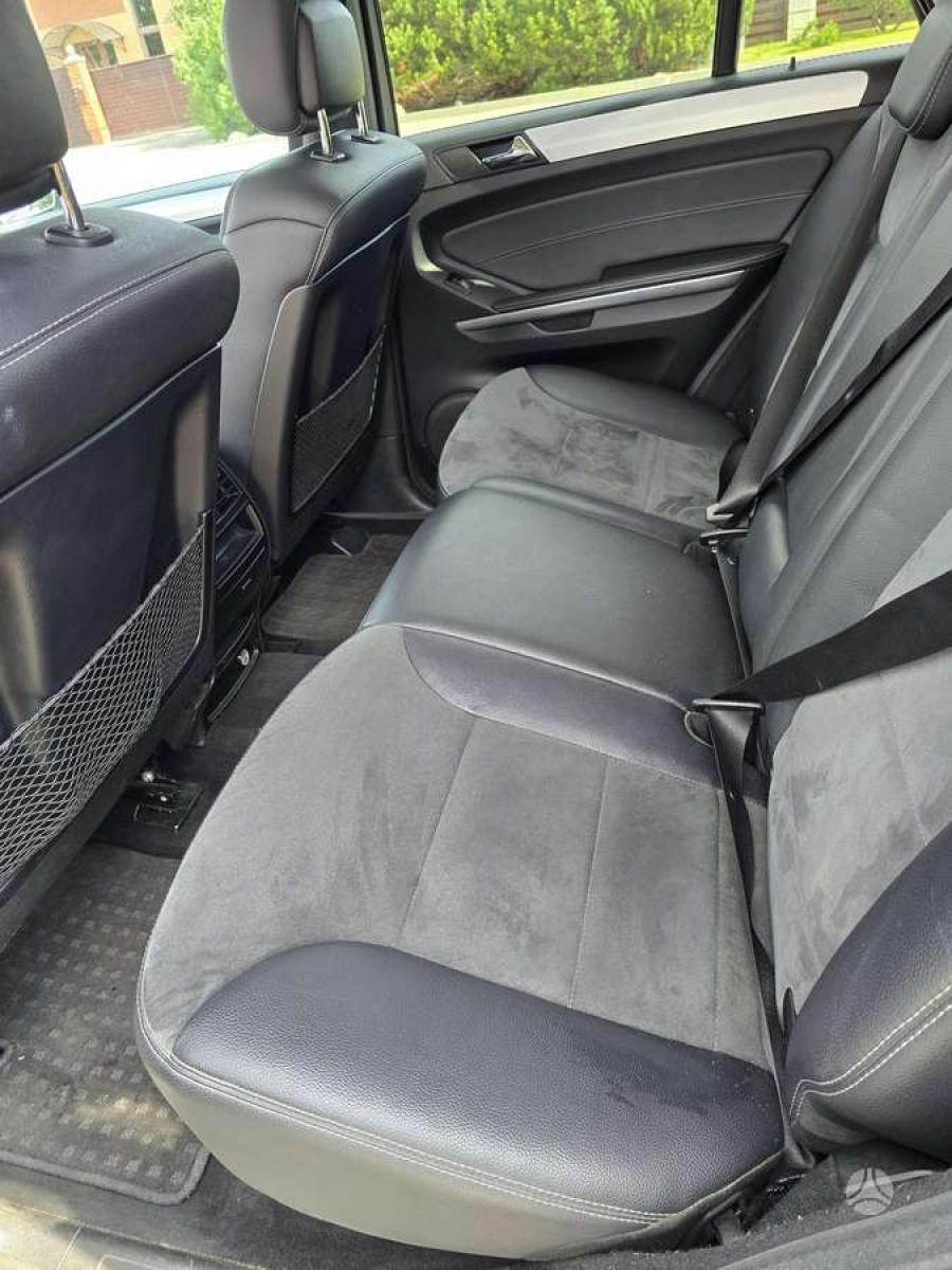 Melns Mercedes-Benz ML 300 2010 Klaipėda, ar dzinēja tilpumu 2.99 L un nobraukumu 319 tūkst. km par 7700 €, foto 16 vietnē AUTOMOTO.COM.LV