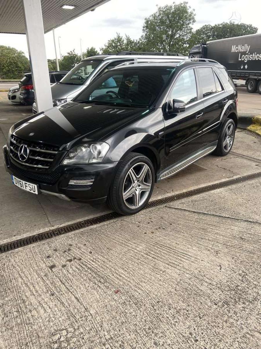 Melns Mercedes-Benz ML 300 2011 Panevēža, ar dzinēja tilpumu 3.00 L un nobraukumu 195 tūkst. km par 4300 €, foto 1 vietnē AUTOMOTO.COM.LV