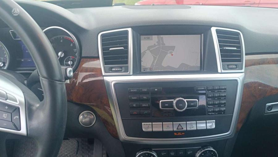 Mercedes-Benz ML 300 2013 in Anyksciai, with an engine capacity of 3.00 L and mileage of 95 thousand km for 17500 €, photo 5 on AUTOMOTO.COM.LV