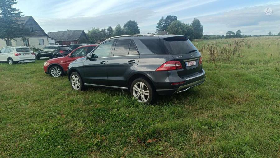 Mercedes-Benz ML 300 2013 in Anyksciai, with an engine capacity of 3.00 L and mileage of 95 thousand km for 17500 €, photo 18 on AUTOMOTO.COM.LV