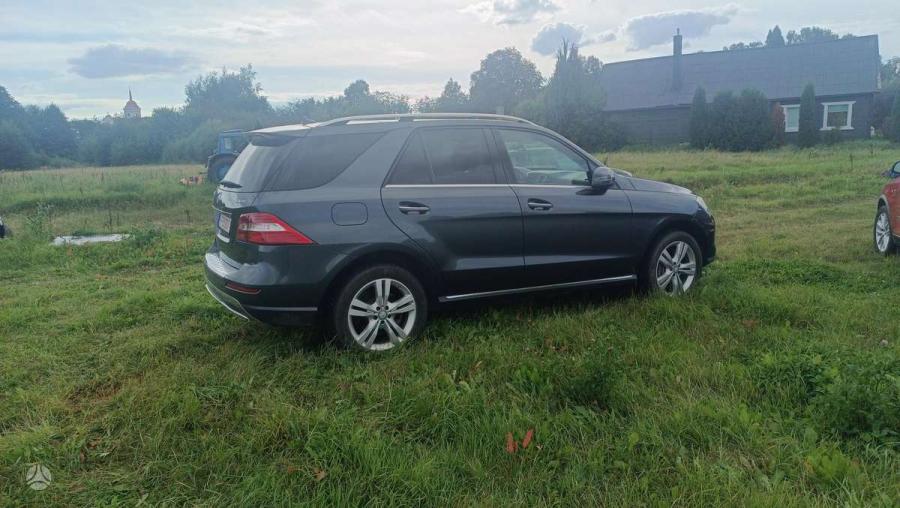 Mercedes-Benz ML 300 2013 in Anyksciai, with an engine capacity of 3.00 L and mileage of 95 thousand km for 17500 €, photo 20 on AUTOMOTO.COM.LV