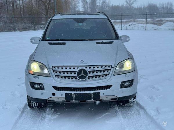 Grey Mercedes-Benz ML 300 2007 in Marijampole, with an engine capacity of 2.99 L and mileage of 360 thousand km for 2999 €, photo 8 on AUTOMOTO.COM.LV