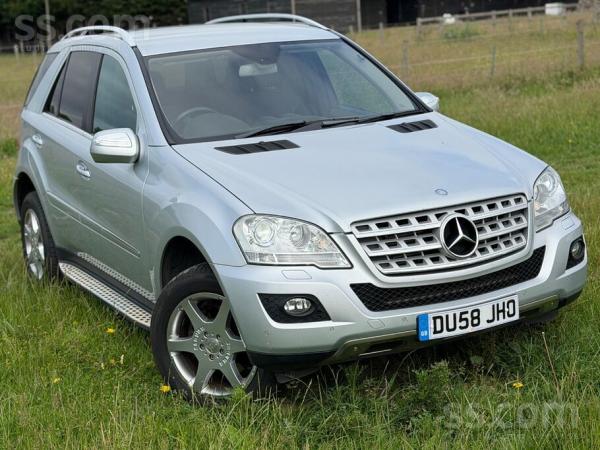 Pelēks Mercedes-Benz ML 300 2008 Rīga, ar dzinēja tilpumu 3.00 L un nobraukumu 95 tūkst. km par 4000 €, foto 1 vietnē AUTOMOTO.COM.LV