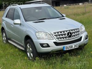 Pelēks Mercedes-Benz ML 300 2008 Rīga, ar dzinēja tilpumu 3.00 L un nobraukumu 95 tūkst. km par 4000 €, foto 3 vietnē AUTOMOTO.COM.LV