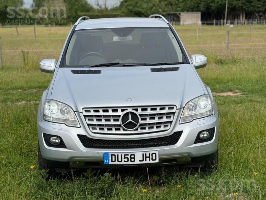 Pelēks Mercedes-Benz ML 300 2008 Rīga, ar dzinēja tilpumu 3.00 L un nobraukumu 95 tūkst. km par 4000 €, foto 4 vietnē AUTOMOTO.COM.LV