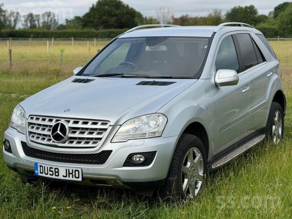 Pelēks Mercedes-Benz ML 300 2008 Rīga, ar dzinēja tilpumu 3.00 L un nobraukumu 95 tūkst. km par 4000 €, foto 5 vietnē AUTOMOTO.COM.LV