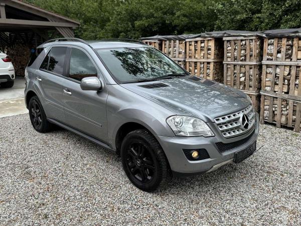 Grey Mercedes-Benz ML 300 2010 in Elektrenai, with an engine capacity of 3.00 L and mileage of 300 thousand km for 6300 €, photo 1 on AUTOMOTO.COM.LV