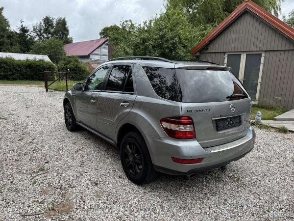 Grey Mercedes-Benz ML 300 2010 in Elektrenai, with an engine capacity of 3.00 L and mileage of 300 thousand km for 6300 €, photo 2 on AUTOMOTO.COM.LV