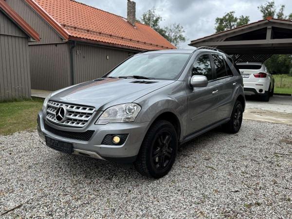Grey Mercedes-Benz ML 300 2010 in Elektrenai, with an engine capacity of 3.00 L and mileage of 300 thousand km for 6300 €, photo 4 on AUTOMOTO.COM.LV