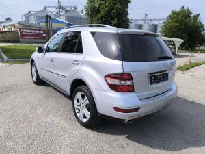 Grey Mercedes-Benz ML 300 2010 in Joniskis, with an engine capacity of 3.00 L and mileage of 266 thousand km for 7850 €, photo 4 on AUTOMOTO.COM.LV