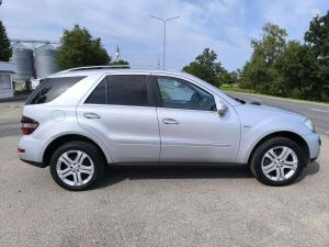 Grey Mercedes-Benz ML 300 2010 in Joniskis, with an engine capacity of 3.00 L and mileage of 266 thousand km for 7850 €, photo 7 on AUTOMOTO.COM.LV