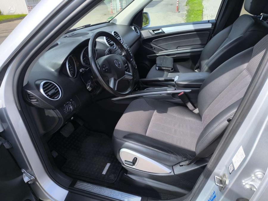 Grey Mercedes-Benz ML 300 2010 in Joniskis, with an engine capacity of 3.00 L and mileage of 266 thousand km for 7850 €, photo 11 on AUTOMOTO.COM.LV