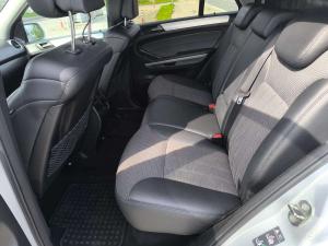 Grey Mercedes-Benz ML 300 2010 in Joniskis, with an engine capacity of 3.00 L and mileage of 266 thousand km for 7850 €, photo 12 on AUTOMOTO.COM.LV