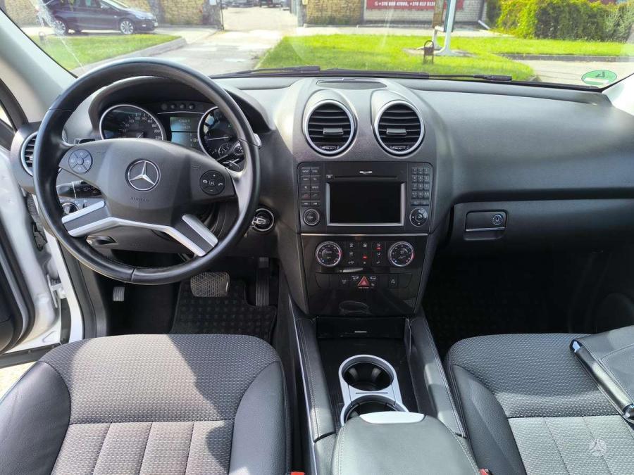 Grey Mercedes-Benz ML 300 2010 in Joniskis, with an engine capacity of 3.00 L and mileage of 266 thousand km for 7850 €, photo 15 on AUTOMOTO.COM.LV