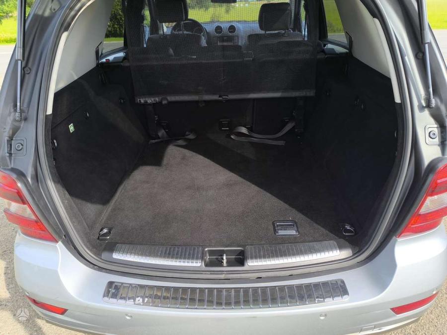Grey Mercedes-Benz ML 300 2010 in Joniskis, with an engine capacity of 3.00 L and mileage of 266 thousand km for 7850 €, photo 19 on AUTOMOTO.COM.LV