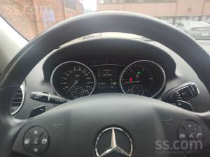 Grey Mercedes-Benz ML 300 2010 in Limbazi, with an engine capacity of 3.00 L and mileage of 267 thousand km for 7900 €, photo  on AUTOMOTO.COM.LV