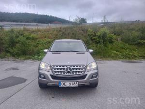 Pelēks Mercedes-Benz ML 300 2010 Limbaži, ar dzinēja tilpumu 3.00 L un nobraukumu 267 tūkst. km par 7900 €, foto 7 vietnē AUTOMOTO.COM.LV