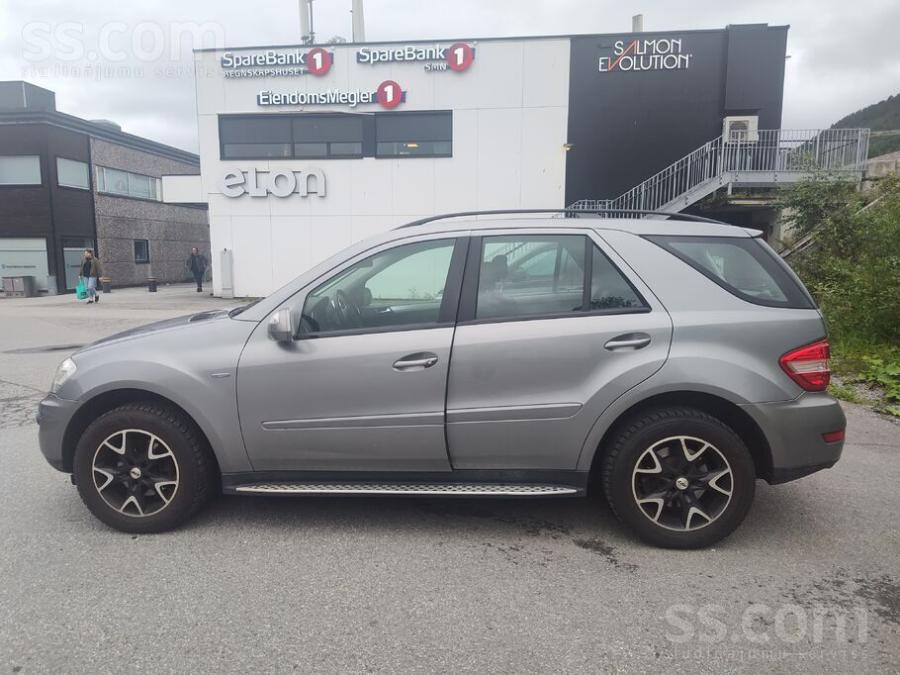 Pelēks Mercedes-Benz ML 300 2010 Limbaži, ar dzinēja tilpumu 3.00 L un nobraukumu 267 tūkst. km par 7900 €, foto 8 vietnē AUTOMOTO.COM.LV