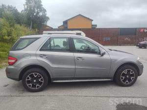 Pelēks Mercedes-Benz ML 300 2010 Limbaži, ar dzinēja tilpumu 3.00 L un nobraukumu 267 tūkst. km par 7900 €, foto 9 vietnē AUTOMOTO.COM.LV