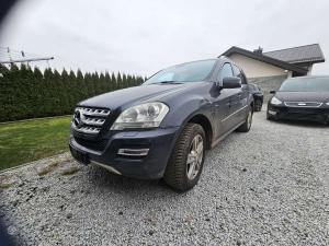 Grey Mercedes-Benz ML 300 2011 in Kaunas, with an engine capacity of 3.00 L and mileage of 300 thousand km for 5050 €, photo 16 on AUTOMOTO.COM.LV