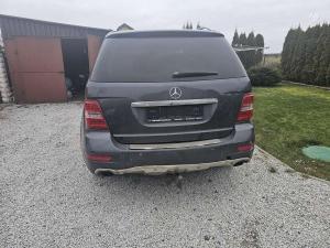 Grey Mercedes-Benz ML 300 2011 in Kaunas, with an engine capacity of 3.00 L and mileage of 300 thousand km for 5050 €, photo 17 on AUTOMOTO.COM.LV