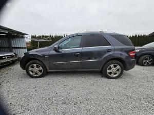 Grey Mercedes-Benz ML 300 2011 in Kaunas, with an engine capacity of 3.00 L and mileage of 300 thousand km for 5050 €, photo 18 on AUTOMOTO.COM.LV