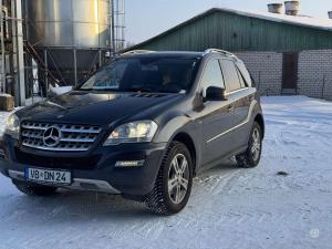 Pelēks Mercedes-Benz ML 300 2011 Šakiai, ar dzinēja tilpumu 3.00 L un nobraukumu 314 tūkst. km par 8300 €, foto  vietnē AUTOMOTO.COM.LV