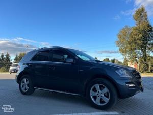 Grey Mercedes-Benz ML 300 2011 in Kaunas, with an engine capacity of 3.00 L and mileage of 326 thousand km for 8800 €, photo 3 on AUTOMOTO.COM.LV