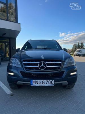 Grey Mercedes-Benz ML 300 2011 in Kaunas, with an engine capacity of 3.00 L and mileage of 326 thousand km for 8800 €, photo 17 on AUTOMOTO.COM.LV