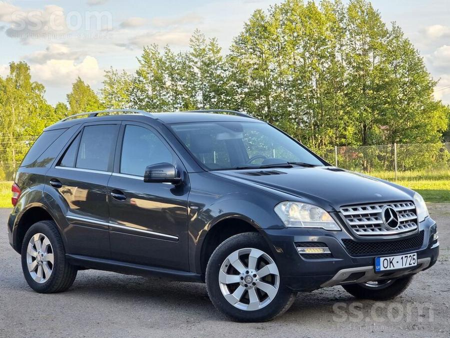 Pelēks Mercedes-Benz ML 300 2011 Preiļi, ar dzinēja tilpumu 3.00 L un nobraukumu 0 tūkst. km par 9150 €, foto 3 vietnē AUTOMOTO.COM.LV