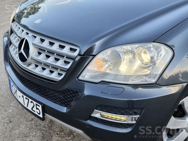 Pelēks Mercedes-Benz ML 300 2011 Preiļi, ar dzinēja tilpumu 3.00 L un nobraukumu 0 tūkst. km par 9150 €, foto 9 vietnē AUTOMOTO.COM.LV