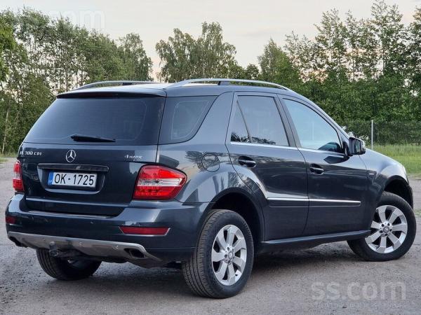 Pelēks Mercedes-Benz ML 300 2011 Preiļi, ar dzinēja tilpumu 3.00 L un nobraukumu 0 tūkst. km par 9150 €, foto 6 vietnē AUTOMOTO.COM.LV