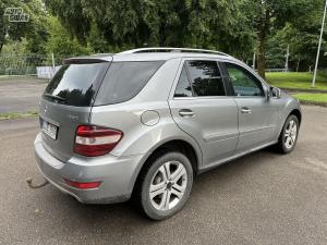 Pelēks Mercedes-Benz ML 300 2011 Kretinga, ar dzinēja tilpumu 3.00 L un nobraukumu 338 tūkst. km par 7200 €, foto 7 vietnē AUTOMOTO.COM.LV