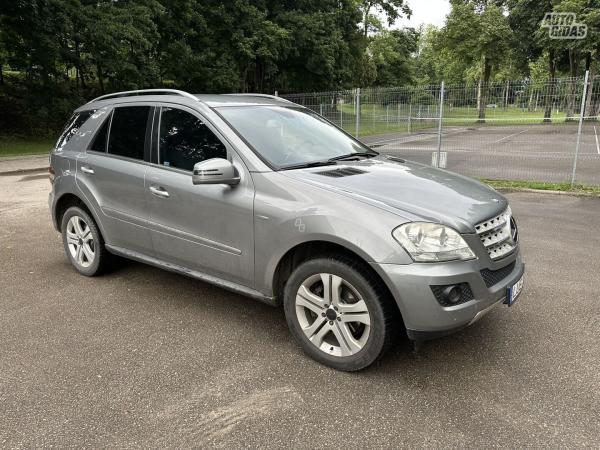 Pelēks Mercedes-Benz ML 300 2011 Kretinga, ar dzinēja tilpumu 3.00 L un nobraukumu 338 tūkst. km par 7200 €, foto 8 vietnē AUTOMOTO.COM.LV