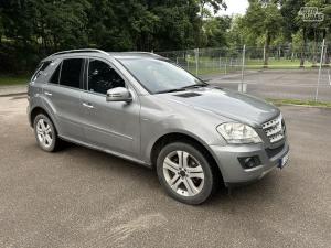 Pelēks Mercedes-Benz ML 300 2011 Kretinga, ar dzinēja tilpumu 3.00 L un nobraukumu 338 tūkst. km par 7200 €, foto 9 vietnē AUTOMOTO.COM.LV