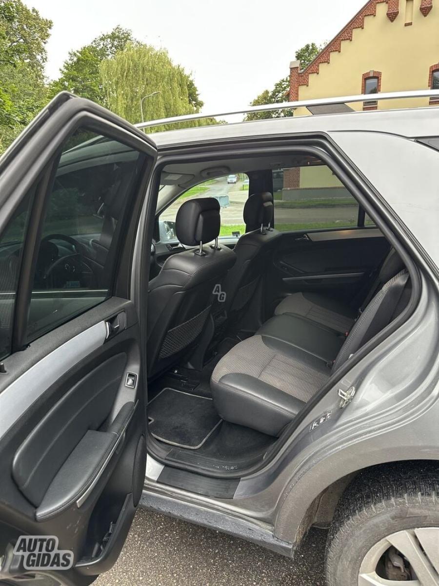 Pelēks Mercedes-Benz ML 300 2011 Kretinga, ar dzinēja tilpumu 3.00 L un nobraukumu 338 tūkst. km par 7200 €, foto 11 vietnē AUTOMOTO.COM.LV