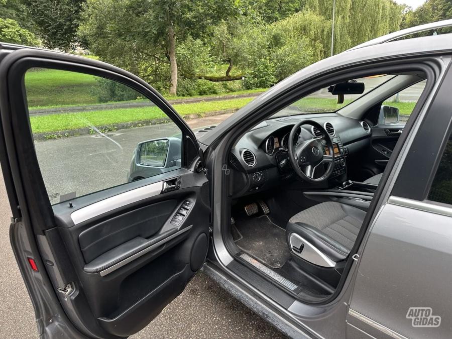 Pelēks Mercedes-Benz ML 300 2011 Kretinga, ar dzinēja tilpumu 3.00 L un nobraukumu 338 tūkst. km par 7200 €, foto 12 vietnē AUTOMOTO.COM.LV